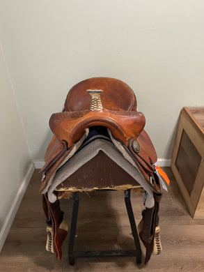 Circle Y-Roping Trail Leather Saddles | A Little Bit Used Tack Shop
