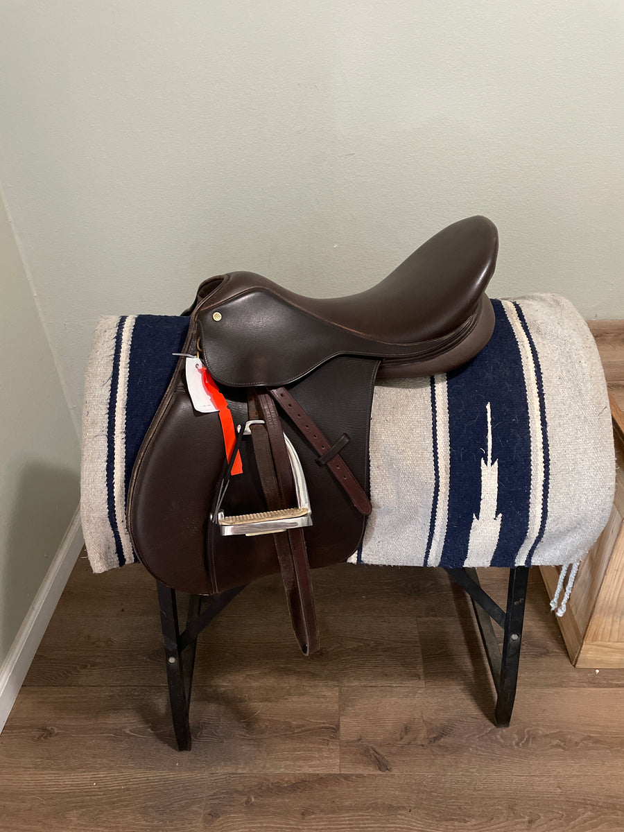 17” Collegiate Jump Saddle – A Little Bit Used Tack Shop
